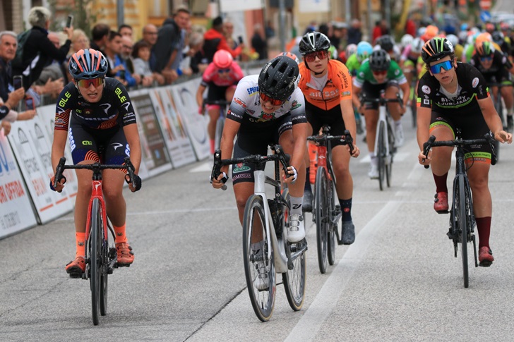 Giro delle Marche in Rosa: a Villa Musone di Loreto vittoria di Elisa ...